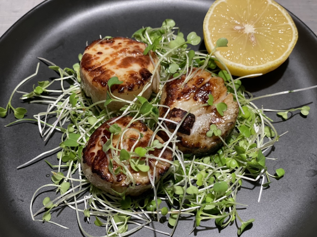 Truffle-Salted Seared Scallops - Treks & Bites ®️