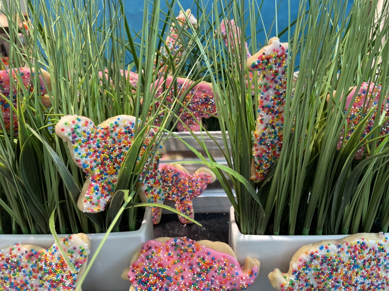 Frosted Animal Shortbread Cookies - Treks & Bites ®️