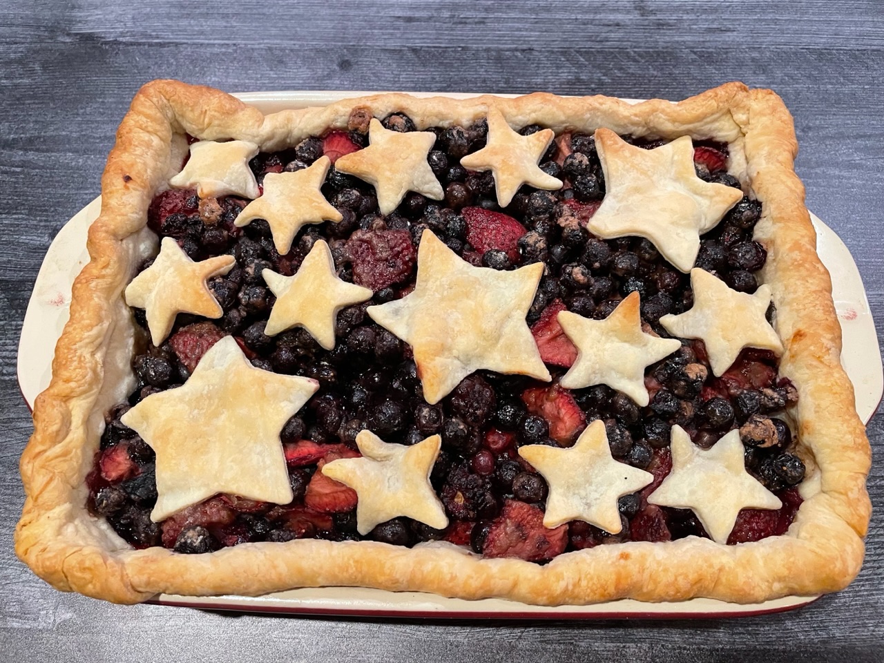 Very Berry Pie - Treks & Bites ®️