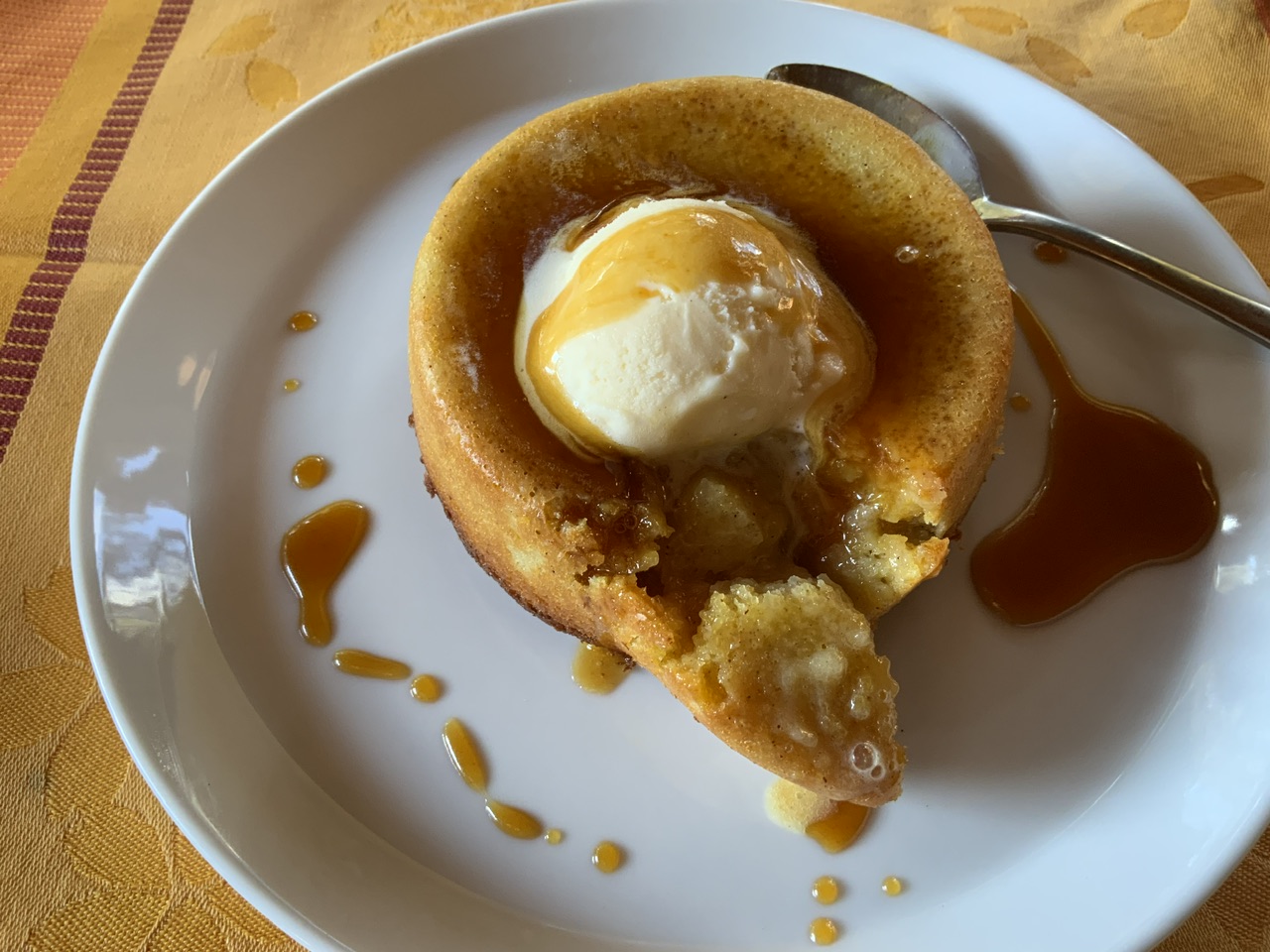 Pumpkin & White Chocolate Lava Cakes - Treks & Bites ®️
